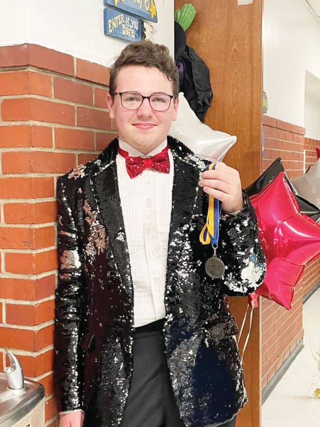 Teen of the Week: Ravenswood’s Alex Nichols steals the show | News ...